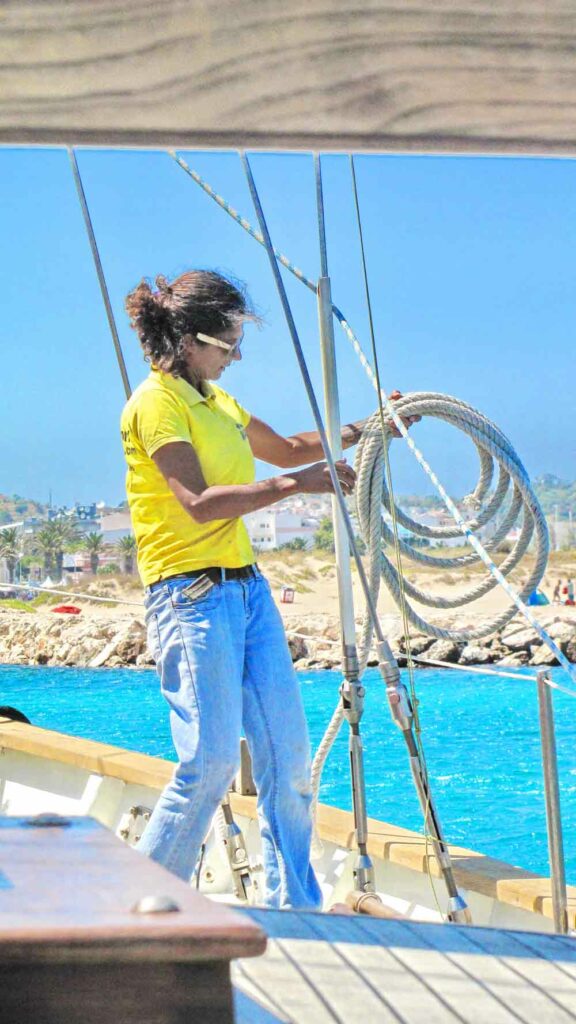 5 Reasons You Need to Get to Know Isaura - Book Algarve